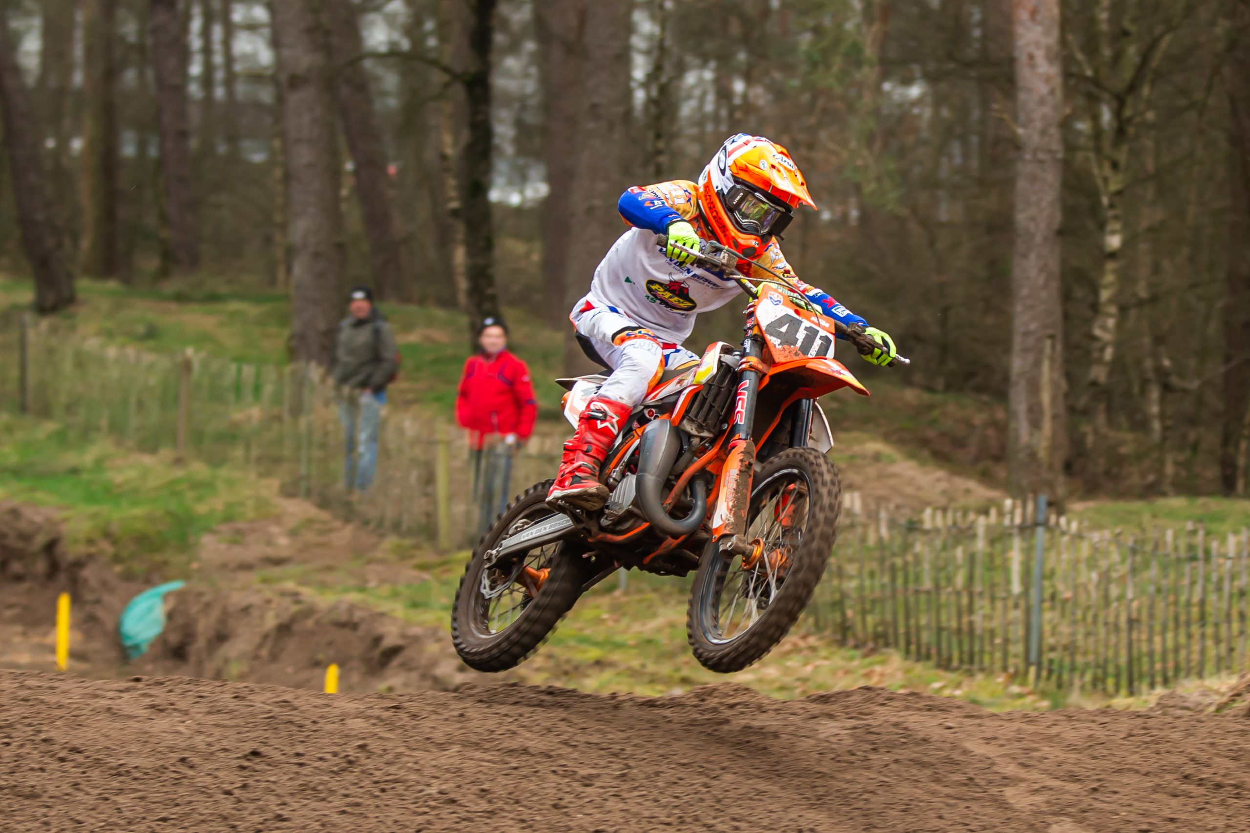 Dex van den Broek ruikt aan top 10 plaats tijdens ONK 85cc in Lierop - Dex