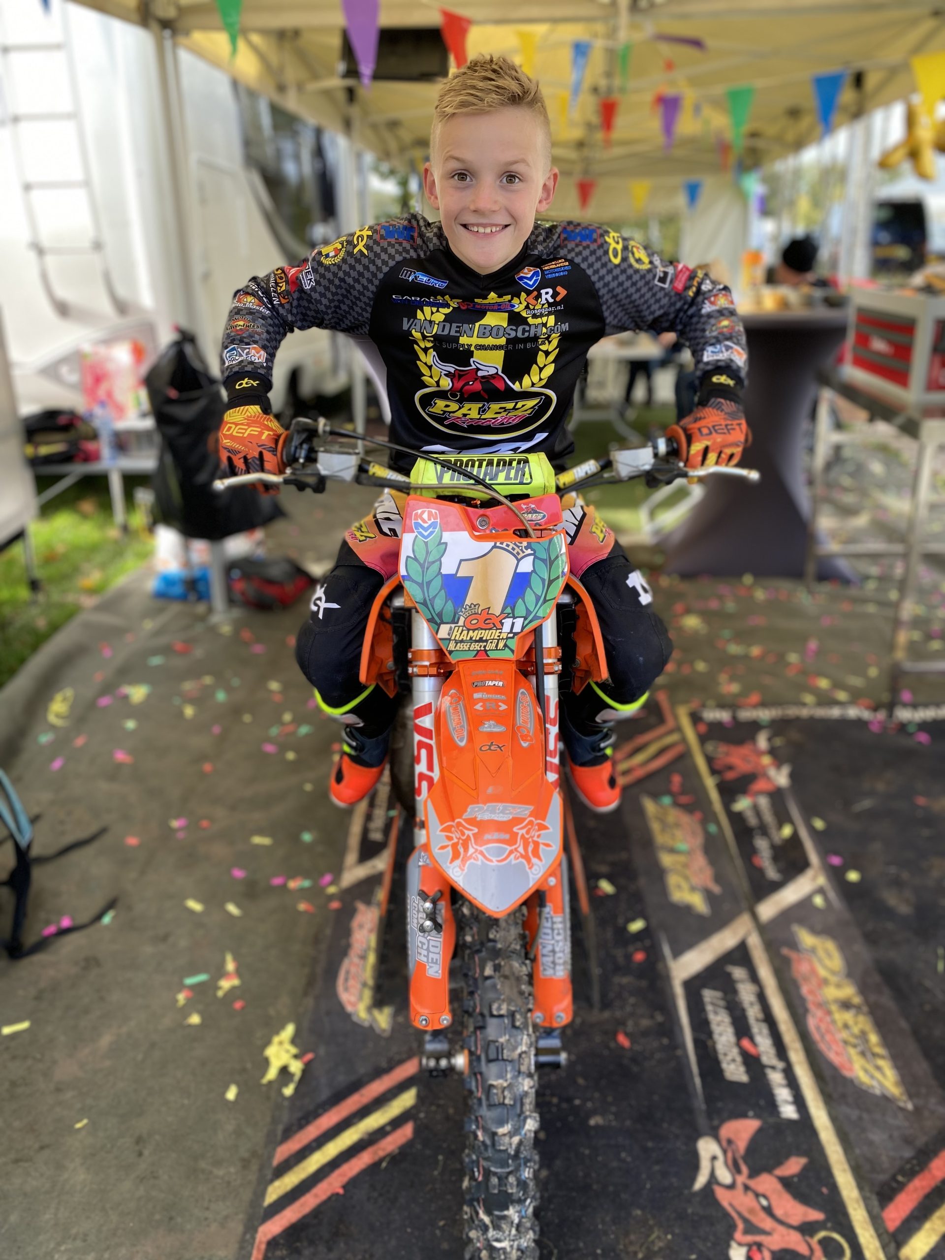 Dex van den Broek kroont zich tot Open Nederlands Kampioen 65cc grote ...